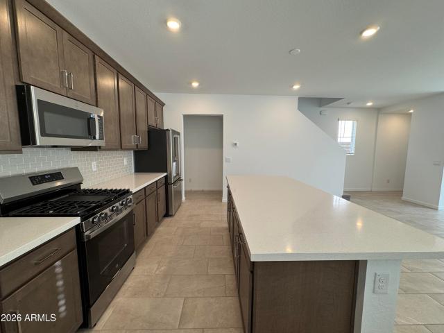 2438 W Rowel Road