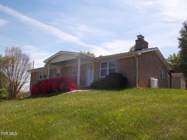 24396 Briscoe Dr, Bristol, VA 24202