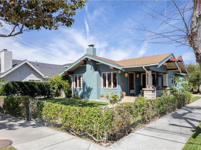 2439 E 6th