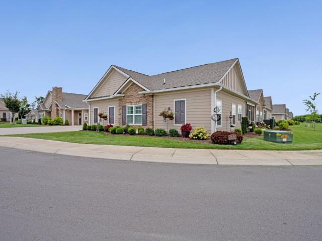 2439 Stonecenter Ln