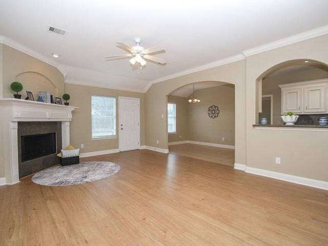 2439 Teresa Dr, Rosenberg, TX 77471
