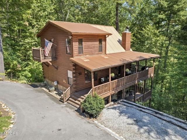 2439 Woodside Ln, Sevierville, TN 37862
