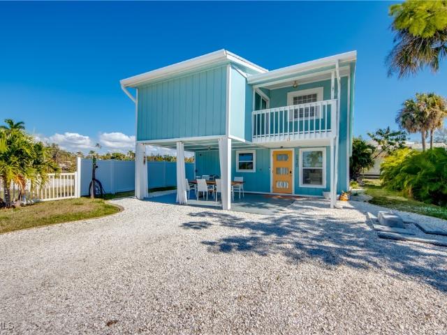 2430 Orange St, James City, FL 33956 | MLS #2025021