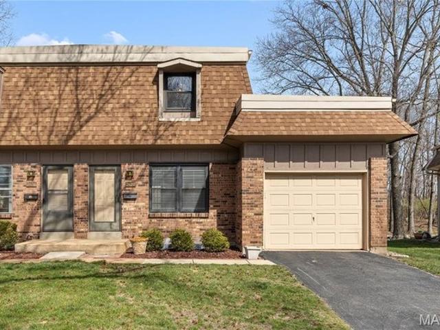 2430 Charente Dr, Maryland Heights, MO 63043