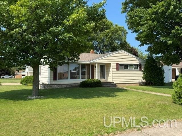 2430 S 3rd Ave, Escanaba, MI 49829