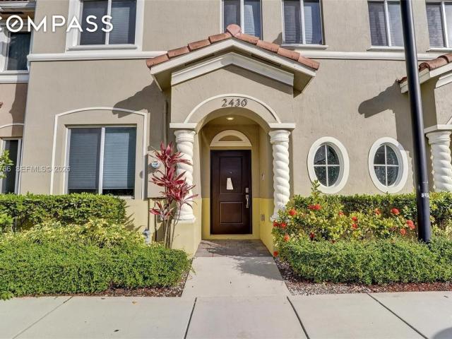 2430 SE 10th St, Homestead, FL