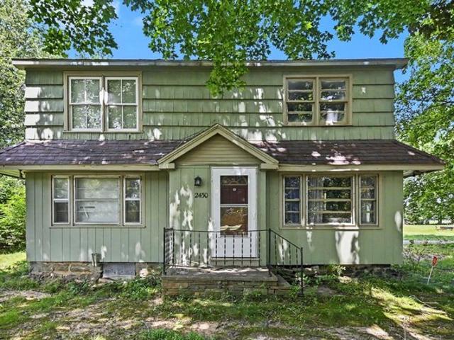2430 W Kimmel Rd, Jackson, MI 49201