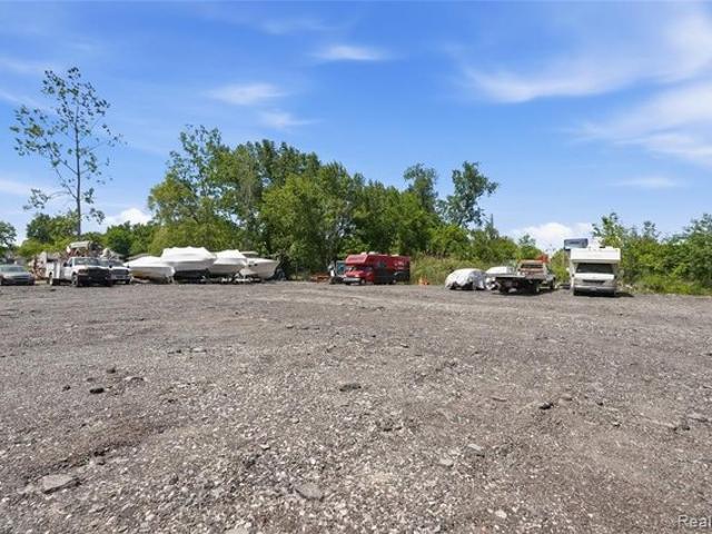 24311 Charles St, Clinton Township, MI 48036