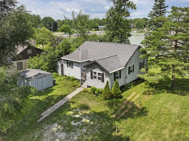 24312 Penninsula Dr, Dover, WI 53139