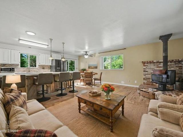 24317 Carson Dr, Pioneer, CA 95666
