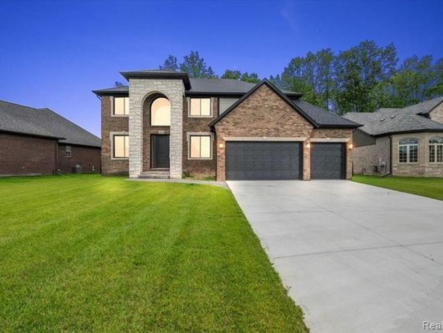 24318 Tullymore Dr, Macomb Township, MI 48042