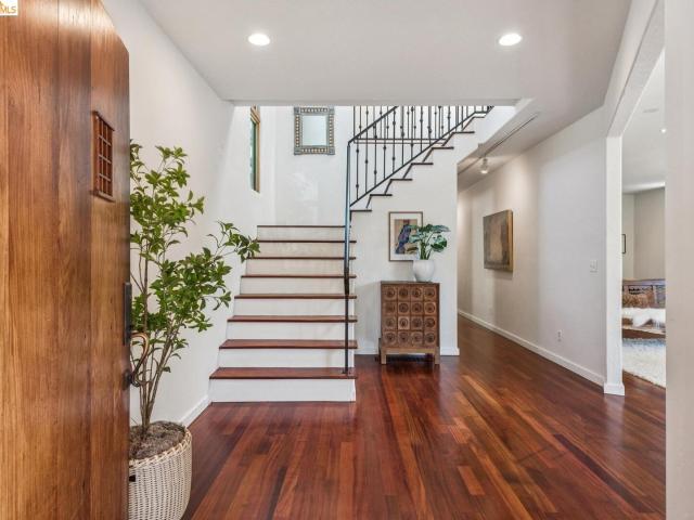 2431 Mckinley AVE