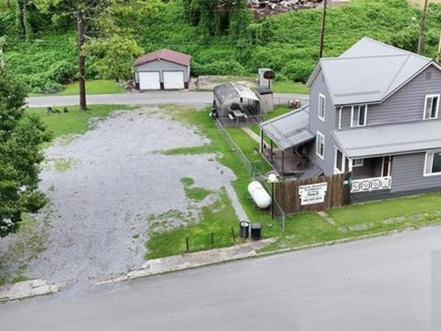2431 Miracle Mtn Rd, Elbert, WV 25413