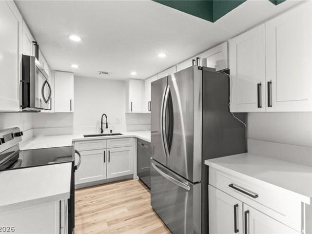 2431 Old Forge Ln Apt 104, Las Vegas, NV 89121