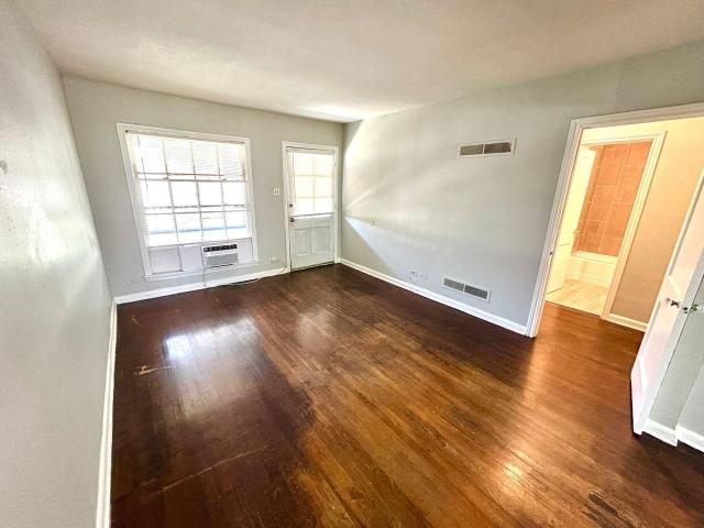 2431 Cincinnati Av 1 Bedroom Apartment for Rent at 2431 Cincinnati Ave, San Antonio, TX 78228 Third World