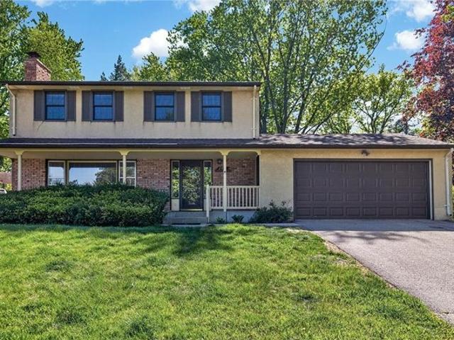 2431 Francis St, South Saint Paul, MN 55075