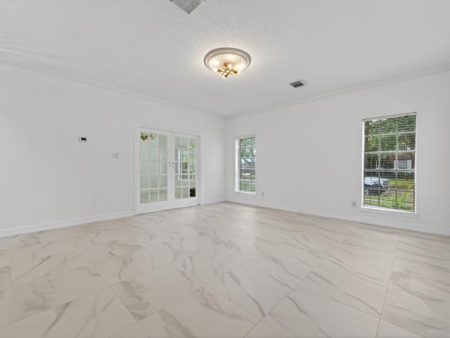 2431 Parkwood Lane
