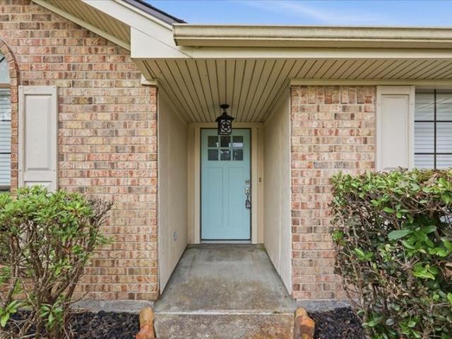 2431 Postoak Ln, Groves, TX 77619