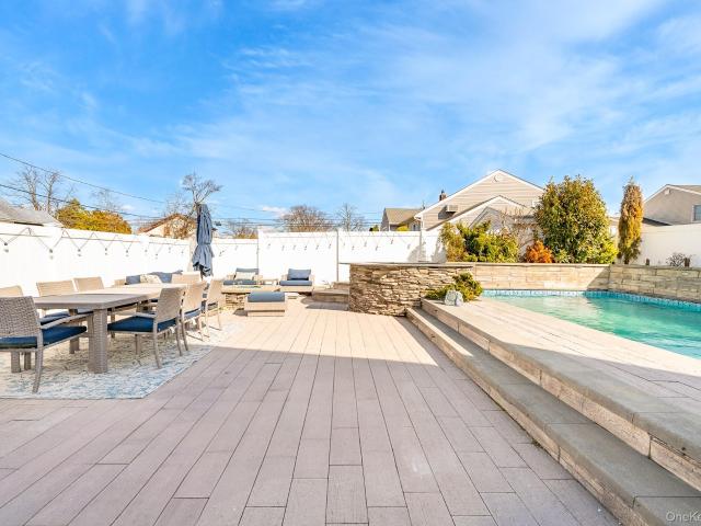 2431 Riverside Drive