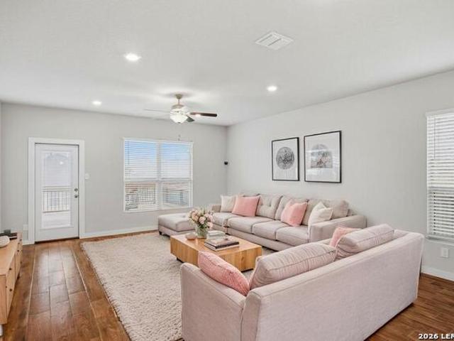 2431 Valencia Crst