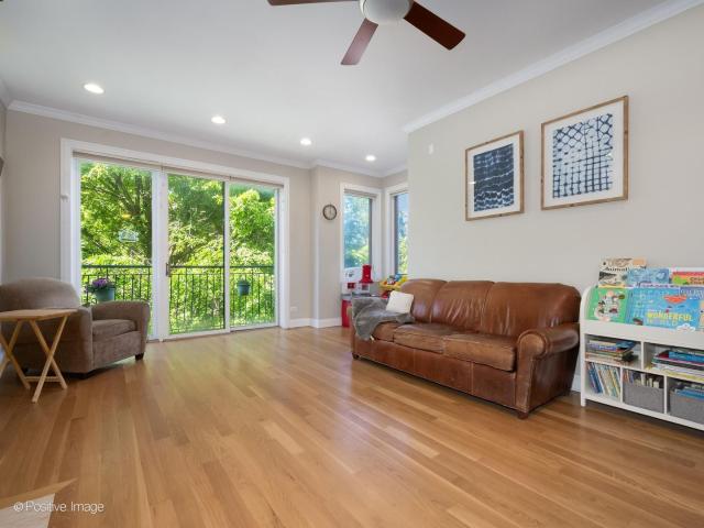 2431 W Walton Street # 2