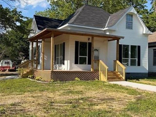 2431 Washington Ave, Parsons, KS 67357
