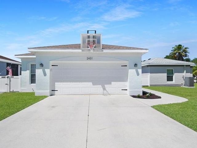 2431 29th Ave E, Palmetto, FL 34221