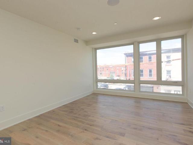 2431 35 Frankford Avenue # 11