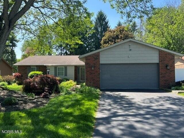 2432 Morningdew Blvd, Maumee, OH 43537