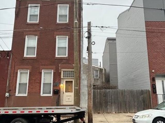 2432 N Mascher St, Philadelphia, PA 19133