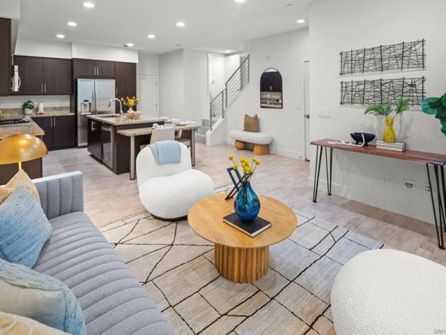 2432 Aperture Cir, San Diego, CA 92108