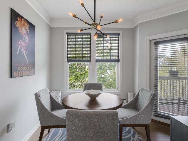 2432 Chatelain Way