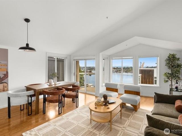 2432 Dexter Ave N Apt 300, Seattle, WA 98109