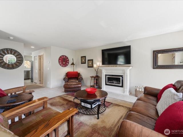 2432 Jeffrey Court