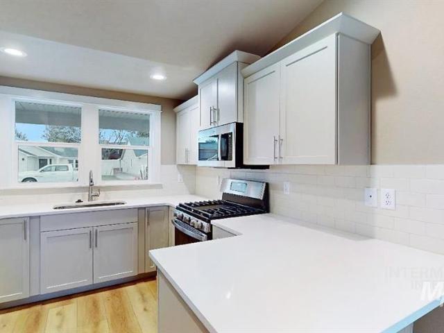 2432 Legacy Ct