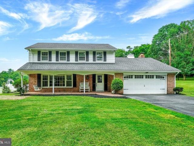 2432 Pine Grove Rd, York, PA 17403