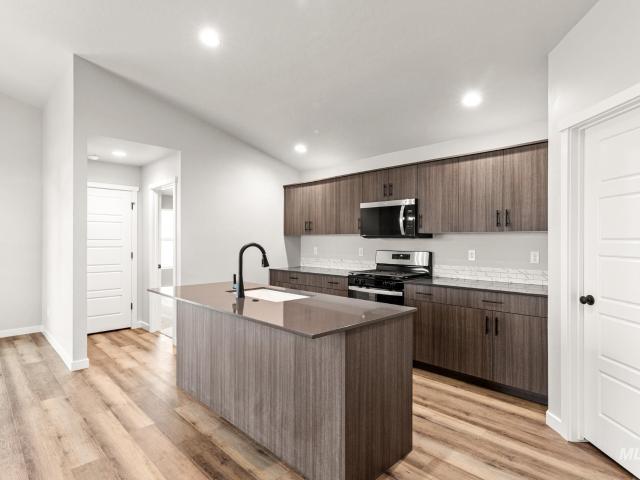 2432 W Red Jasper Dr