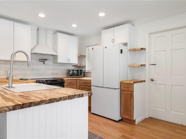2432 Washington Ave, Naples, FL 34112 | MLS #225075