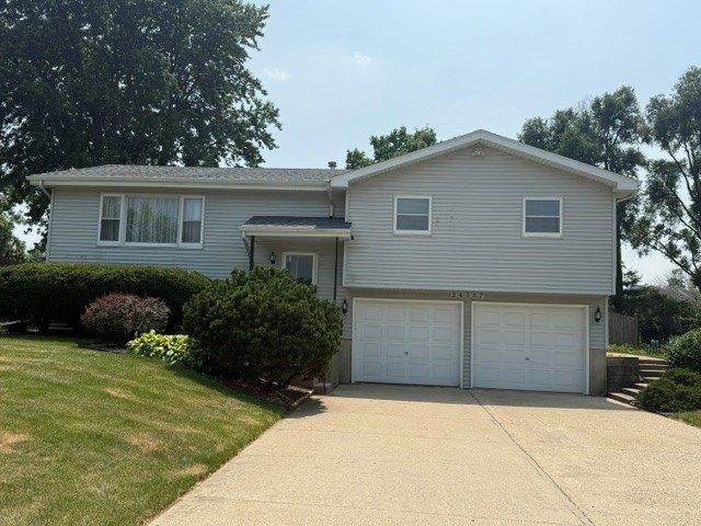24337 S Valley Dr, Channahon, IL 60410