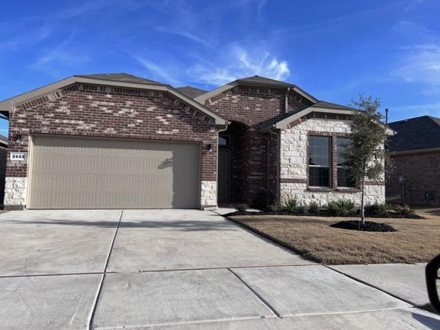 2433 Moon Ranch Dr, Weatherford, TX 76087