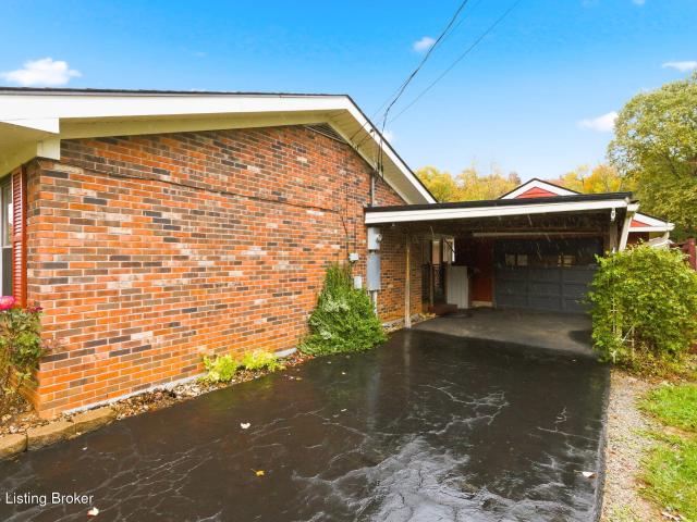 2433 Armstrong Ln