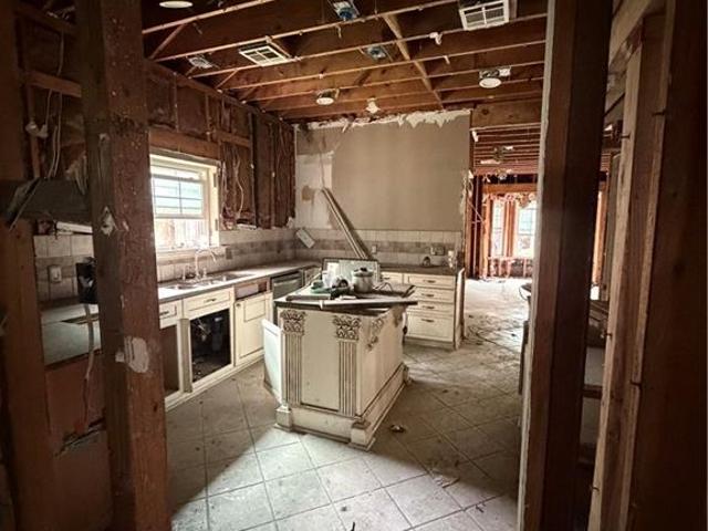 2433 Bedford Drive