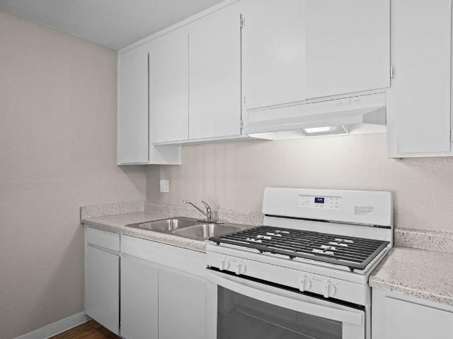 2433 Country Club Blvd. 1 Bedroom Apartment for Rent at 2433 Country Club Blvd, Stockton, CA 95204 Pacific