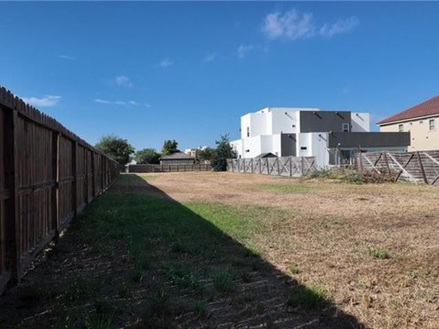 2433 E 22nd St, Mission, TX 78572