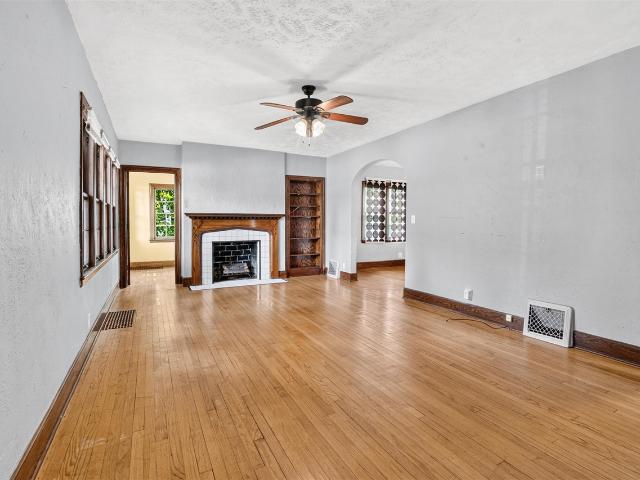 2433 E Main Street