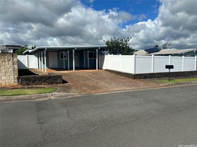 2433 Hoohoihoi St, Pearl City, HI 96782