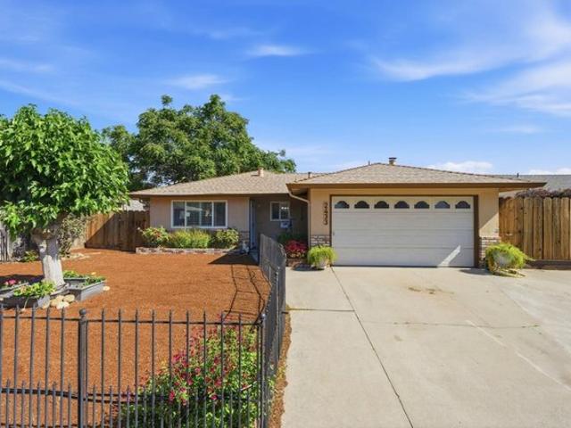 2433 Kildare Ln, Modesto, CA 95354