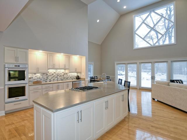 2433 Lakeridge Drive