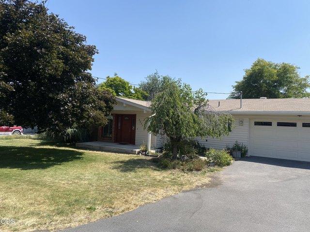 2433 Redwood Dr, Klamath Falls, OR 97601