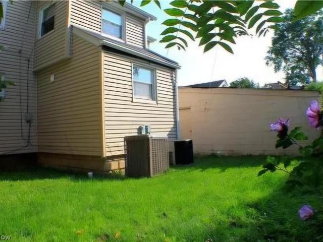 2433 Tuxedo Avenue